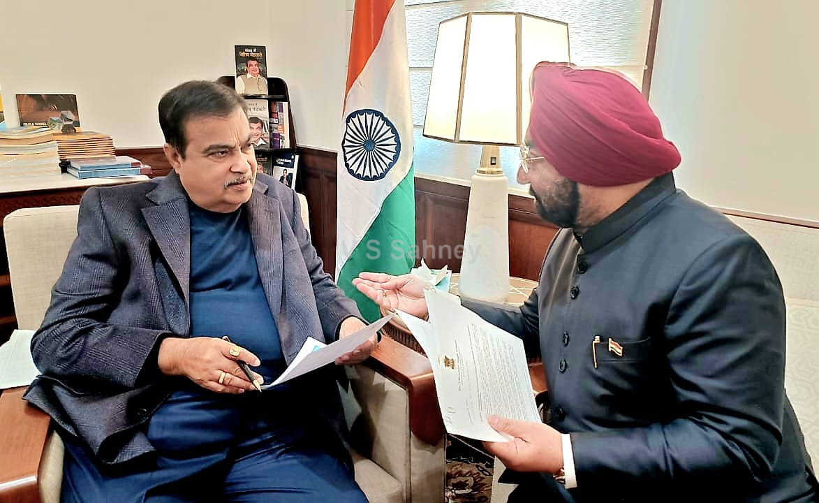 MP Vikram Sahney Demands MRTS for Darbar Sahib from Nitin Gadkari ...